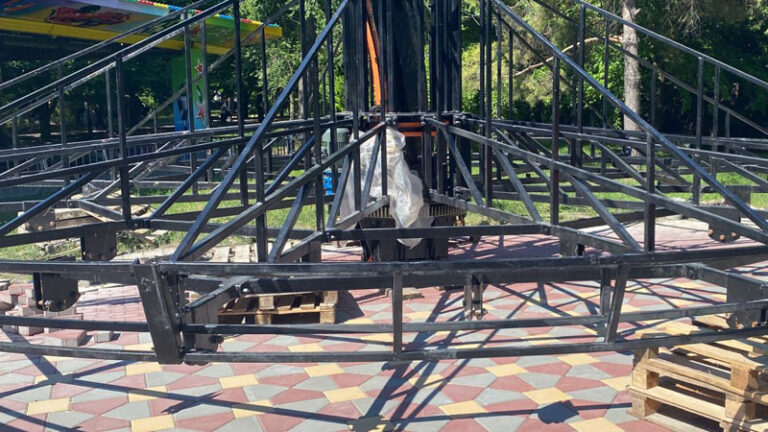 36 Seats Swing Rides to El Salvador - Beston Rides